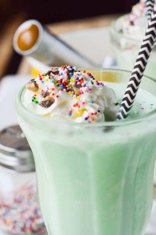Shamrock Schnapps Shakes - Sugar Dish Me