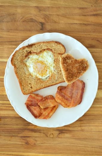 How to Make a Heart Shaped Breakfast - Sugar Dish Me