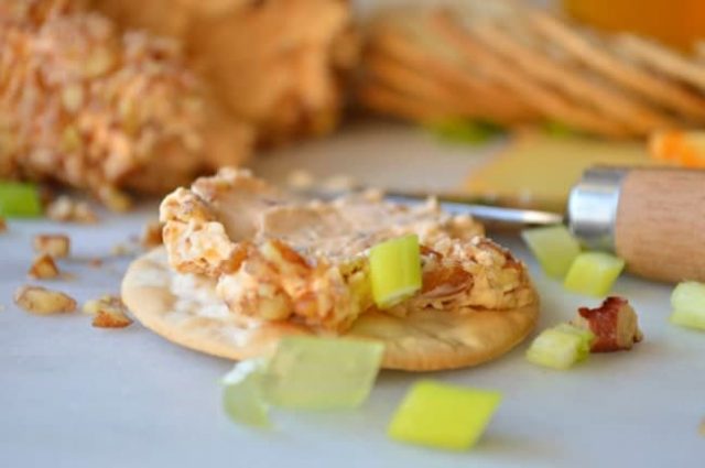 Buffalo Cheese Ball - Sugar Dish Me