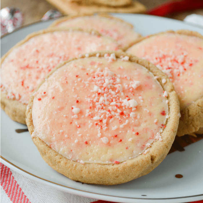 Peppermint Cheesecake Cookies - Sugar Dish Me