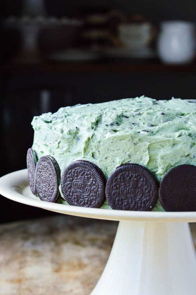 Mint Oreo Buttercream Frosting - Sugar Dish Me
